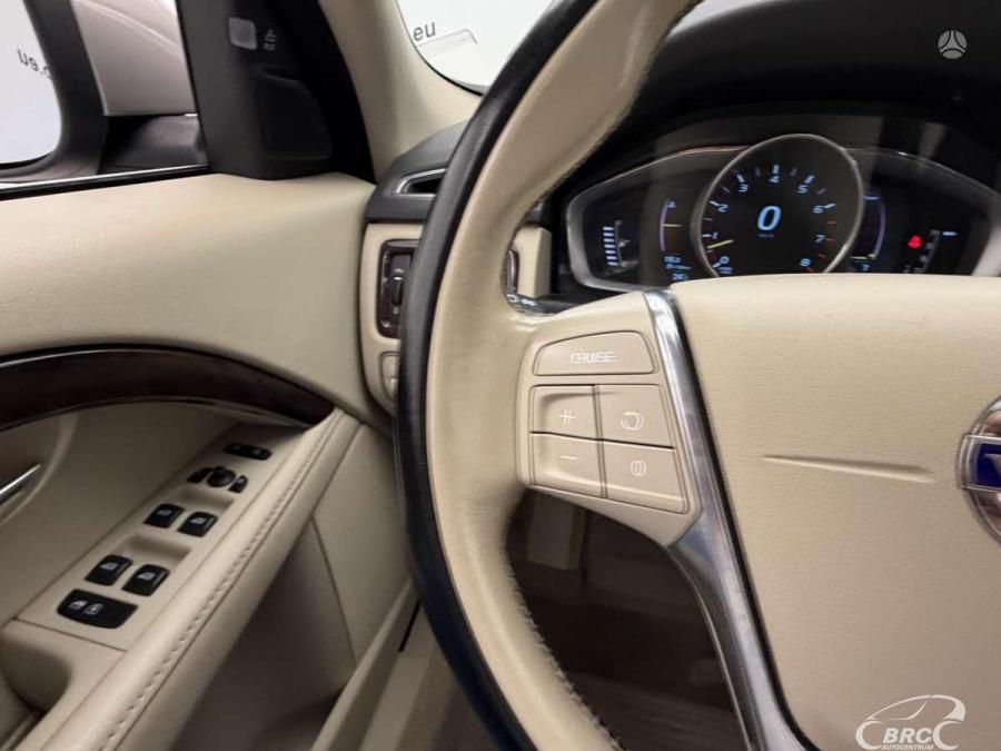 Pelēks Volvo XC70 2015 Viļņa, ar dzinēja tilpumu 2.95 L un nobraukumu 0 tūkst. km par 12700 €, foto 30 vietnē AUTOMOTO.COM.LV