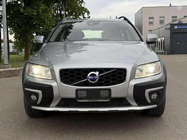 Grey Volvo XC70 2015 in Panevezys, with an engine capacity of 1.97 L and mileage of 215 thousand km for 10500 €, photo 2 on AUTOMOTO.COM.LV