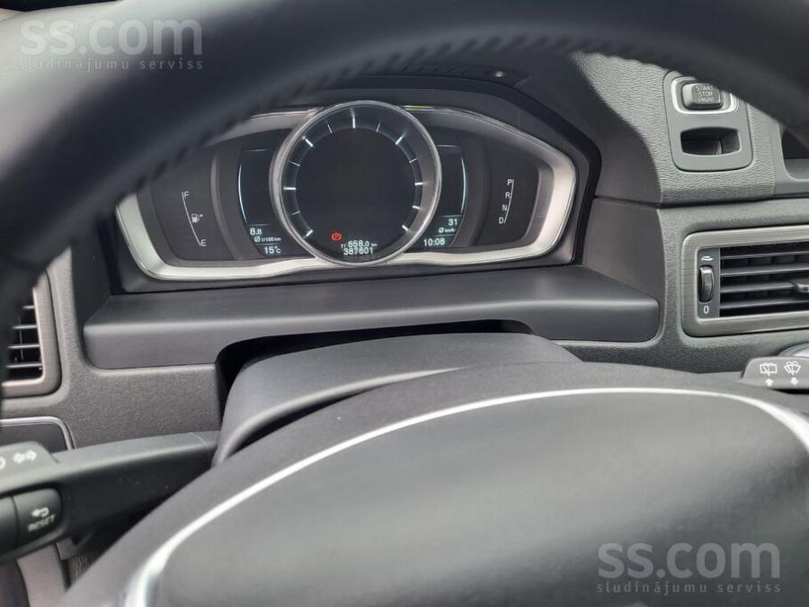 Pelēks Volvo XC70 2015 Jelgava, ar dzinēja tilpumu 2.40 L un nobraukumu 388 tūkst. km par 10200 €, foto 8 vietnē AUTOMOTO.COM.LV