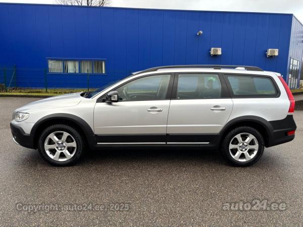 Pelēks Volvo XC70 2016 Paide, ar dzinēja tilpumu 2.40 L un nobraukumu 237 tūkst. km par 14490 €, foto 3 vietnē AUTOMOTO.COM.LV