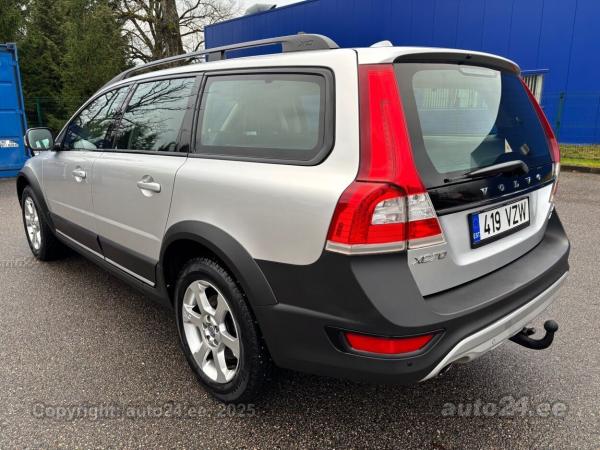 Pelēks Volvo XC70 2016 Paide, ar dzinēja tilpumu 2.40 L un nobraukumu 237 tūkst. km par 14490 €, foto 4 vietnē AUTOMOTO.COM.LV