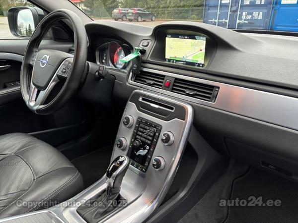 Pelēks Volvo XC70 2016 Paide, ar dzinēja tilpumu 2.40 L un nobraukumu 237 tūkst. km par 14490 €, foto 8 vietnē AUTOMOTO.COM.LV