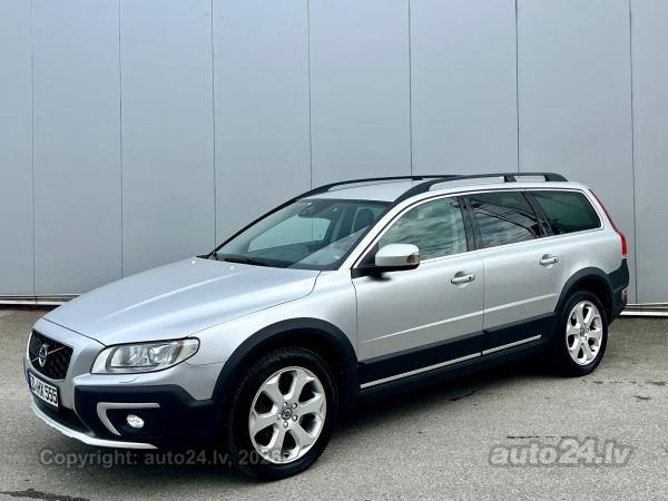 Grey Volvo XC70 2016 in Tallinn, with an engine capacity of 2.40 L and mileage of 239 thousand km for 15999 €, photo 1 on AUTOMOTO.COM.LV