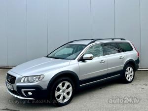 Grey Volvo XC70 2016 in Tallinn, with an engine capacity of 2.40 L and mileage of 239 thousand km for 15999 €, photo  on AUTOMOTO.COM.LV
