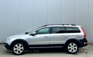 Grey Volvo XC70 2016 in Tallinn, with an engine capacity of 2.40 L and mileage of 239 thousand km for 15999 €, photo 3 on AUTOMOTO.COM.LV