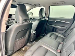 Grey Volvo XC70 2016 in Tallinn, with an engine capacity of 2.40 L and mileage of 239 thousand km for 15999 €, photo 12 on AUTOMOTO.COM.LV