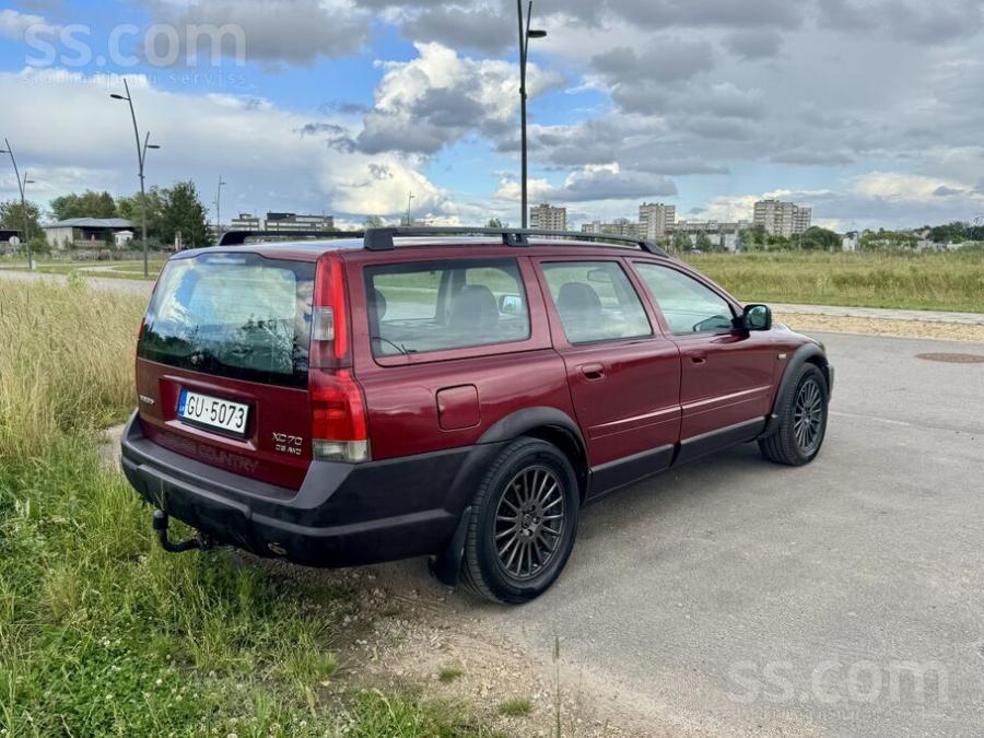 Красный Вольво ХС70 2003 в Рига, объемом двигателя 2.40 л и пробегом 416 тыс. км за 2550 €, фото 5 на AUTOMOTO.COM.LV