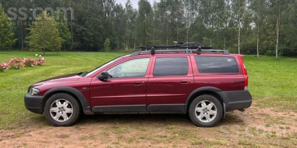 Красный Вольво ХС70 2003 в Лимбажи, объемом двигателя 2.40 л и пробегом 372 тыс. км за 2400 €, фото 1 на AUTOMOTO.COM.LV