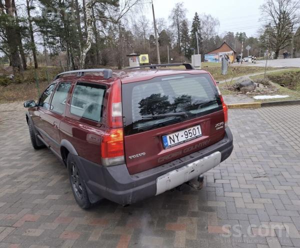 Sarkans Volvo XC70 2004 Ogre, ar dzinēja tilpumu 2.40 L un nobraukumu 413 tūkst. km par 3250 €, foto 2 vietnē AUTOMOTO.COM.LV