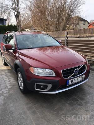 Red Volvo XC70 2011 in Jelgava, with an engine capacity of 2.40 L and mileage of 425 thousand km for 5500 €, photo 3 on AUTOMOTO.COM.LV