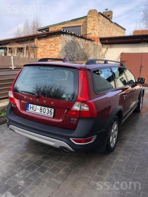 Red Volvo XC70 2011 in Jelgava, with an engine capacity of 2.40 L and mileage of 425 thousand km for 5500 €, photo 4 on AUTOMOTO.COM.LV