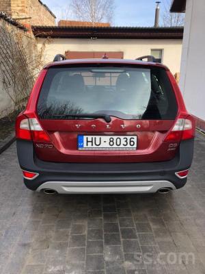 Red Volvo XC70 2011 in Jelgava, with an engine capacity of 2.40 L and mileage of 425 thousand km for 5500 €, photo 6 on AUTOMOTO.COM.LV