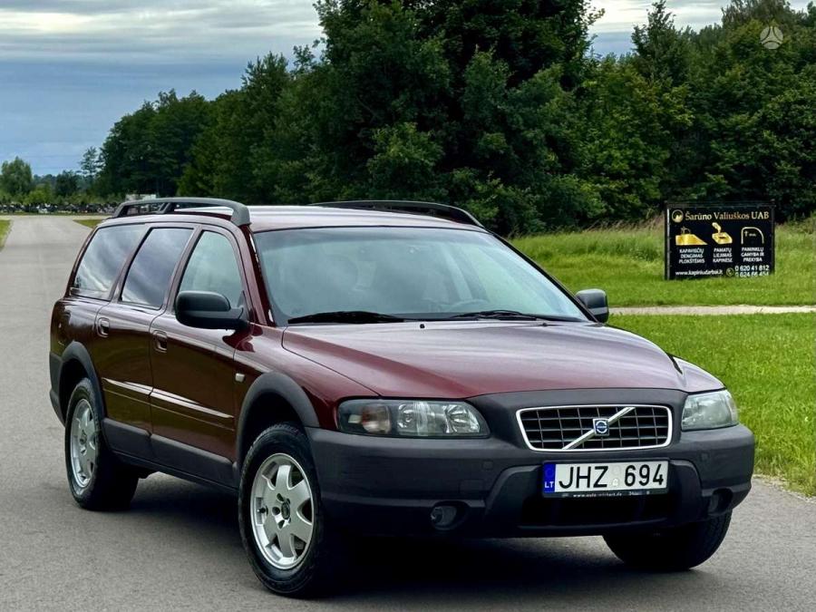 Красный Вольво ХС70 2001 в Радвилишкис, объемом двигателя 2.40 л и пробегом 370 тыс. км за 2100 €, фото 3 на AUTOMOTO.COM.LV