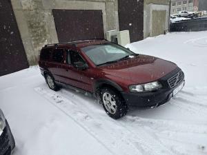 Red Volvo XC70 2002 in Sirvintos, with an engine capacity of 2.44 L and mileage of 406 thousand km for 2300 €, photo 3 on AUTOMOTO.COM.LV