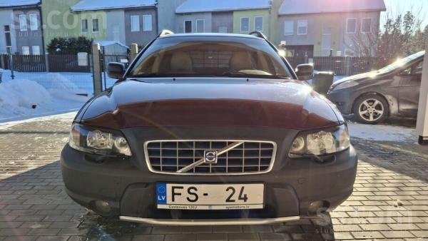 Sarkans Volvo XC70 2002 Rīga, ar dzinēja tilpumu 2.40 L un nobraukumu 343 tūkst. km par 3700 €, foto 3 vietnē AUTOMOTO.COM.LV