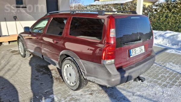 Sarkans Volvo XC70 2002 Rīga, ar dzinēja tilpumu 2.40 L un nobraukumu 343 tūkst. km par 3700 €, foto 4 vietnē AUTOMOTO.COM.LV