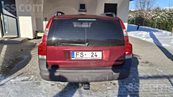 Sarkans Volvo XC70 2002 Rīga, ar dzinēja tilpumu 2.40 L un nobraukumu 343 tūkst. km par 3700 €, foto 5 vietnē AUTOMOTO.COM.LV