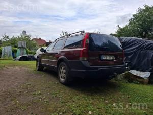 Sarkans Volvo XC70 2003 Ogre, ar dzinēja tilpumu 2.40 L un nobraukumu 324 tūkst. km par 2200 €, foto 5 vietnē AUTOMOTO.COM.LV