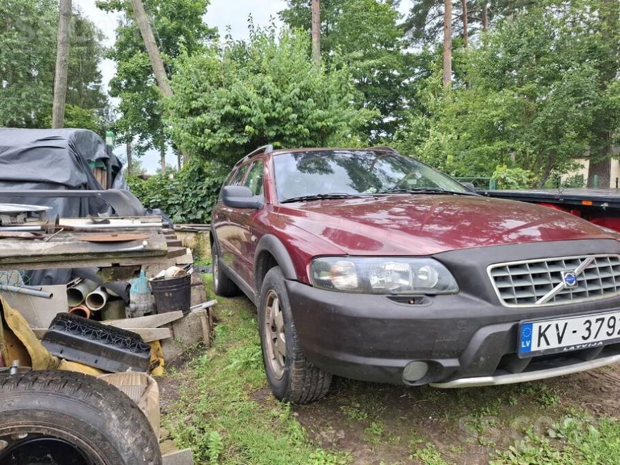 Sarkans Volvo XC70 2003 Ogre, ar dzinēja tilpumu 2.40 L un nobraukumu 324 tūkst. km par 2200 €, foto 6 vietnē AUTOMOTO.COM.LV