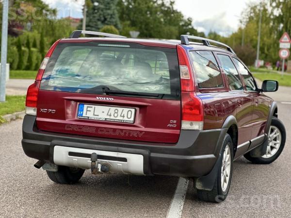 Красный Вольво ХС70 2005 в Елгава, объемом двигателя 2.40 л и пробегом 0 тыс. км за 2350 €, фото 4 на AUTOMOTO.COM.LV