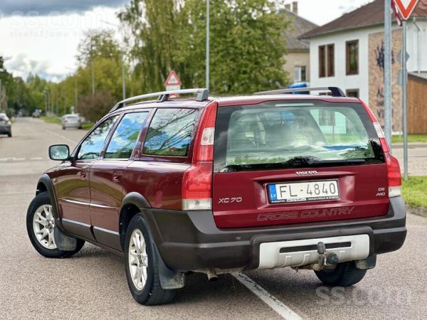 Красный Вольво ХС70 2005 в Елгава, объемом двигателя 2.40 л и пробегом 0 тыс. км за 2350 €, фото 9 на AUTOMOTO.COM.LV