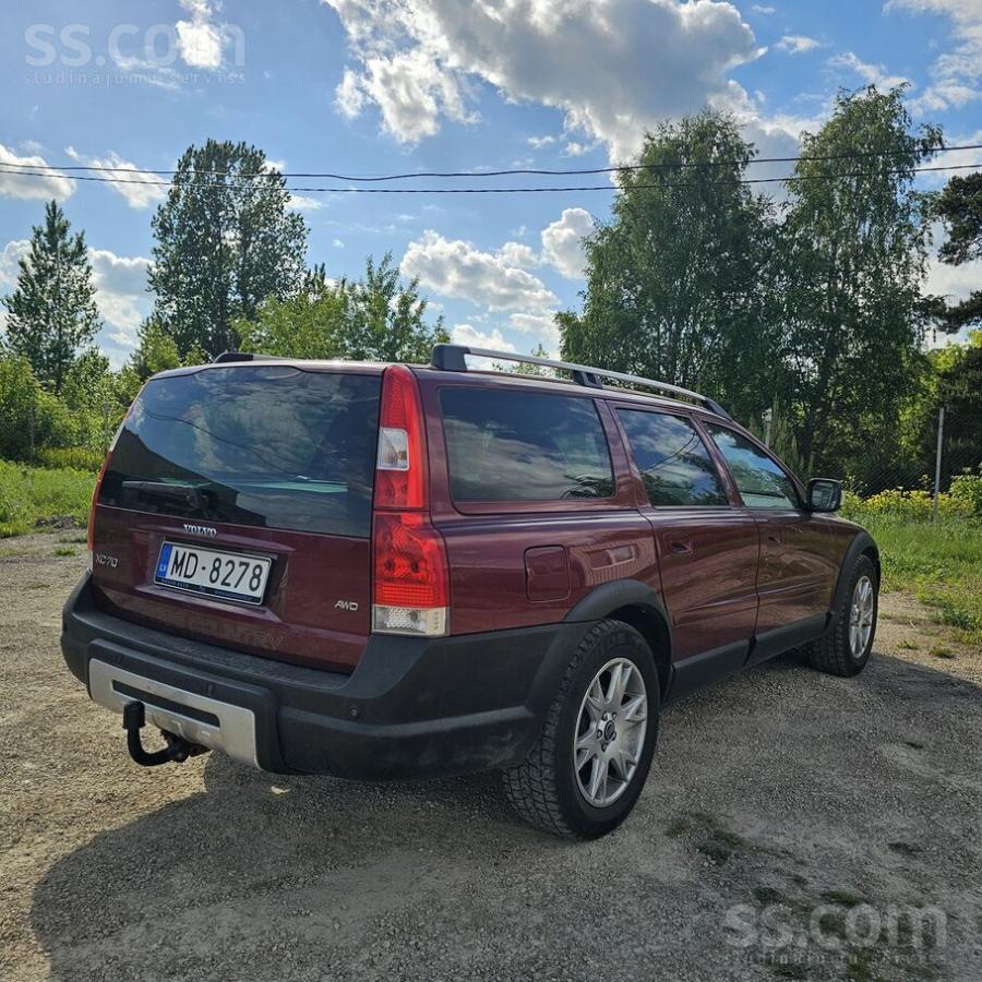 Sarkans Volvo XC70 2006 Rīga, ar dzinēja tilpumu 2.40 L un nobraukumu 295 tūkst. km par 3790 €, foto 7 vietnē AUTOMOTO.COM.LV