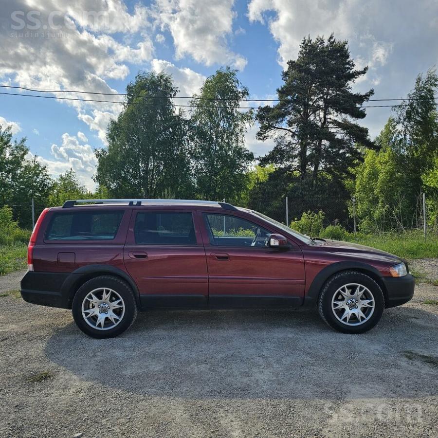 Sarkans Volvo XC70 2006 Rīga, ar dzinēja tilpumu 2.40 L un nobraukumu 295 tūkst. km par 3790 €, foto 8 vietnē AUTOMOTO.COM.LV