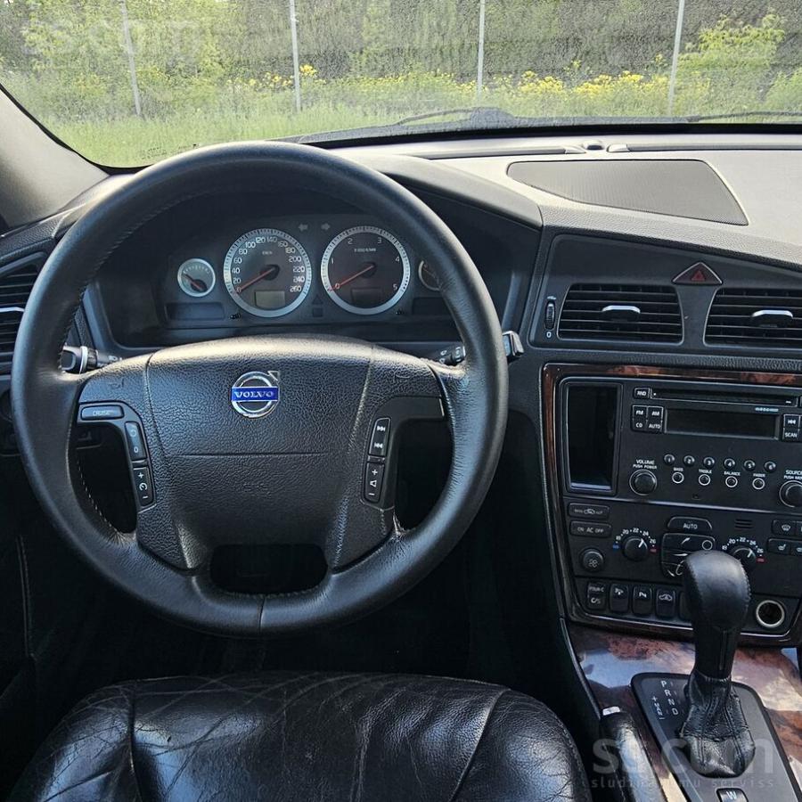 Sarkans Volvo XC70 2006 Rīga, ar dzinēja tilpumu 2.40 L un nobraukumu 295 tūkst. km par 3790 €, foto 14 vietnē AUTOMOTO.COM.LV
