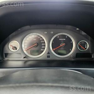 Sarkans Volvo XC70 2006 Rīga, ar dzinēja tilpumu 2.40 L un nobraukumu 295 tūkst. km par 3790 €, foto 19 vietnē AUTOMOTO.COM.LV