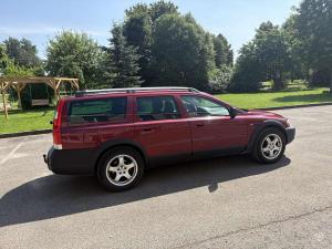 Sarkans Volvo XC70 2006 Kretinga, ar dzinēja tilpumu 2.52 L un nobraukumu 358 tūkst. km par 2000 €, foto  vietnē AUTOMOTO.COM.LV
