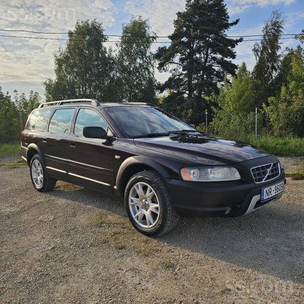 Красный Вольво ХС70 2006 в Рига, объемом двигателя 2.40 л и пробегом 0 тыс. км за 4350 €, фото 1 на AUTOMOTO.COM.LV