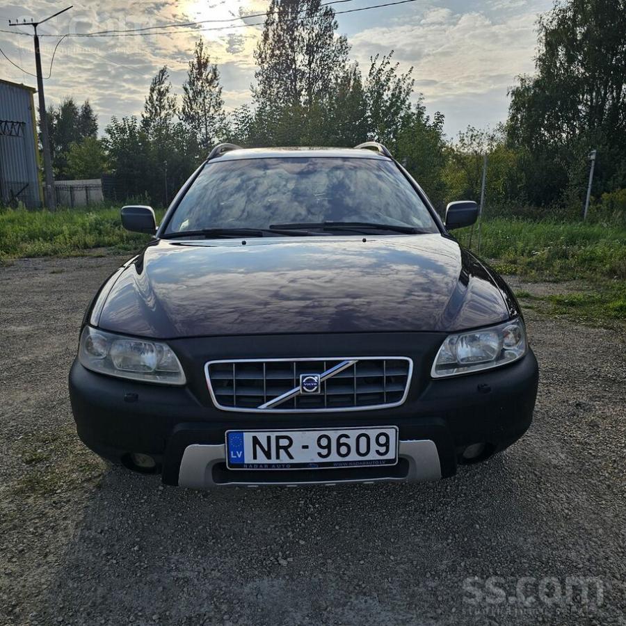 Sarkans Volvo XC70 2006 Rīga, ar dzinēja tilpumu 2.40 L un nobraukumu 0 tūkst. km par 4350 €, foto 3 vietnē AUTOMOTO.COM.LV