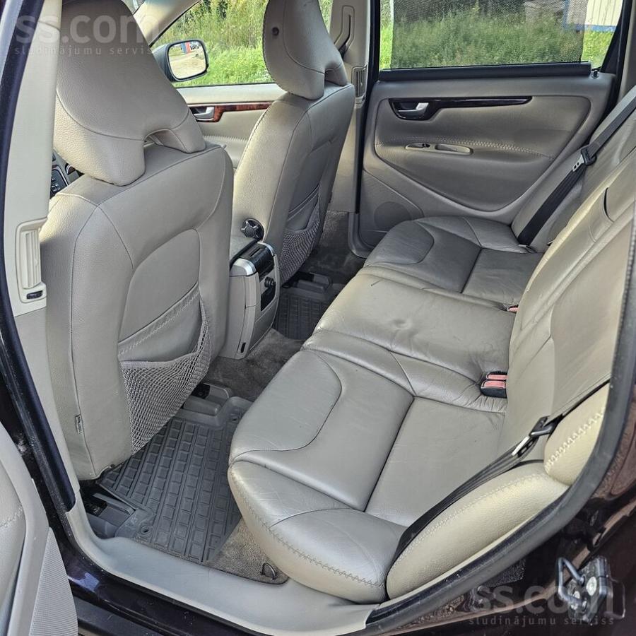 Sarkans Volvo XC70 2006 Rīga, ar dzinēja tilpumu 2.40 L un nobraukumu 0 tūkst. km par 4350 €, foto 13 vietnē AUTOMOTO.COM.LV