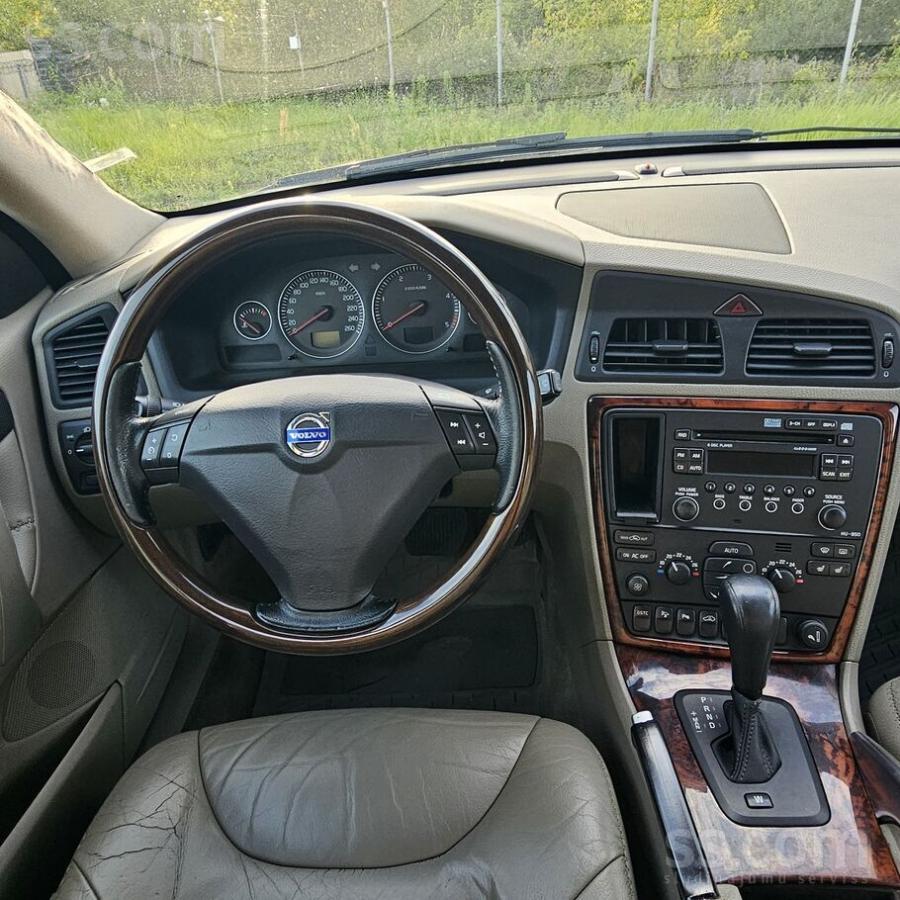 Sarkans Volvo XC70 2006 Rīga, ar dzinēja tilpumu 2.40 L un nobraukumu 0 tūkst. km par 4350 €, foto 15 vietnē AUTOMOTO.COM.LV