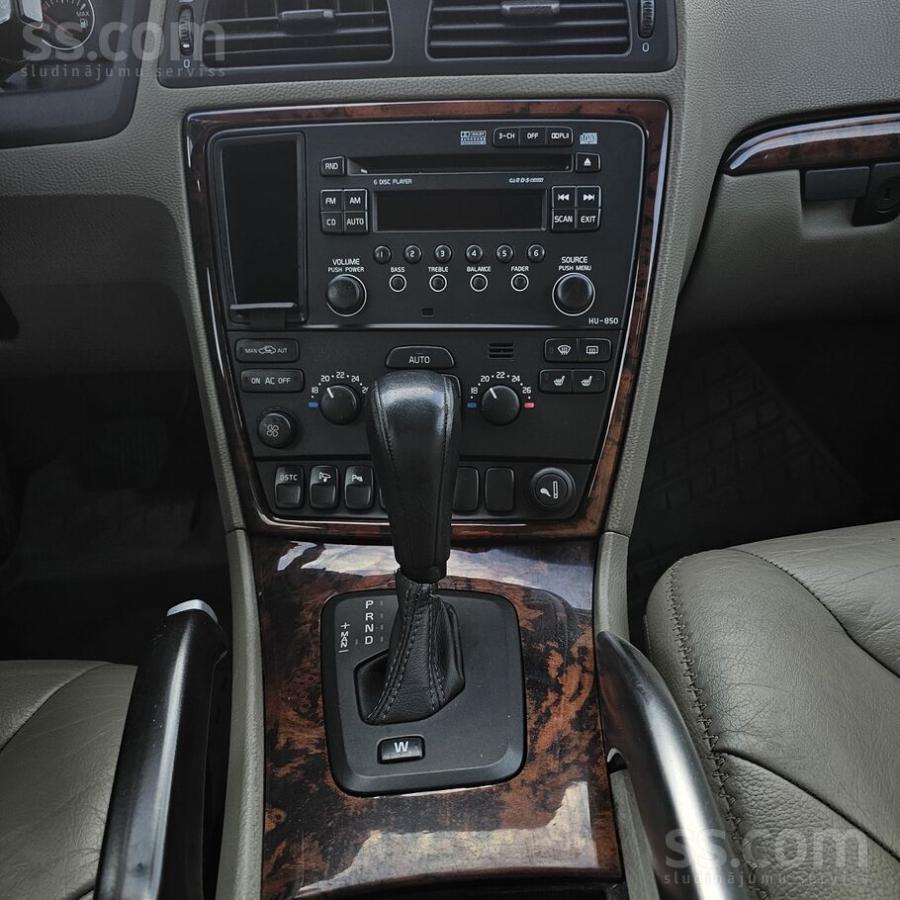 Sarkans Volvo XC70 2006 Rīga, ar dzinēja tilpumu 2.40 L un nobraukumu 0 tūkst. km par 4350 €, foto 16 vietnē AUTOMOTO.COM.LV