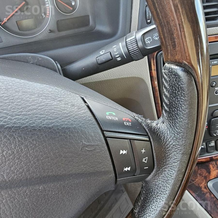 Sarkans Volvo XC70 2006 Rīga, ar dzinēja tilpumu 2.40 L un nobraukumu 0 tūkst. km par 4350 €, foto 18 vietnē AUTOMOTO.COM.LV