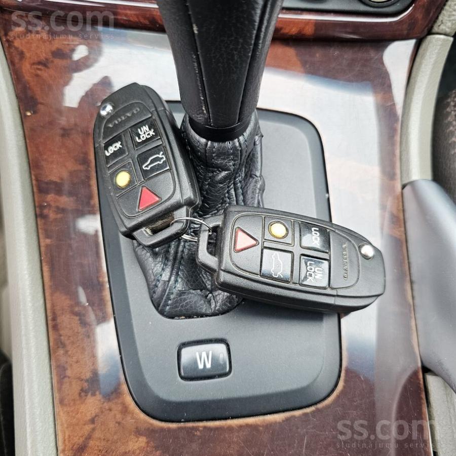 Sarkans Volvo XC70 2006 Rīga, ar dzinēja tilpumu 2.40 L un nobraukumu 0 tūkst. km par 4350 €, foto 21 vietnē AUTOMOTO.COM.LV
