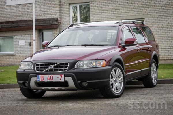 Red Volvo XC70 2006 in Tukums, with an engine capacity of 2.40 L and mileage of 397 thousand km for 5500 €, photo 1 on AUTOMOTO.COM.LV