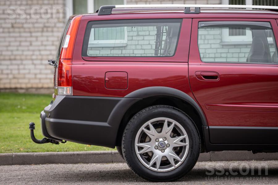 Sarkans Volvo XC70 2006 Tukums, ar dzinēja tilpumu 2.40 L un nobraukumu 397 tūkst. km par 5500 €, foto 12 vietnē AUTOMOTO.COM.LV