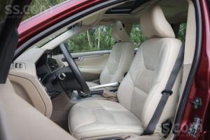 Sarkans Volvo XC70 2006 Tukums, ar dzinēja tilpumu 2.40 L un nobraukumu 397 tūkst. km par 5500 €, foto 14 vietnē AUTOMOTO.COM.LV