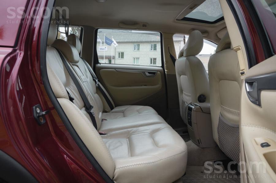 Sarkans Volvo XC70 2006 Tukums, ar dzinēja tilpumu 2.40 L un nobraukumu 397 tūkst. km par 5500 €, foto 18 vietnē AUTOMOTO.COM.LV