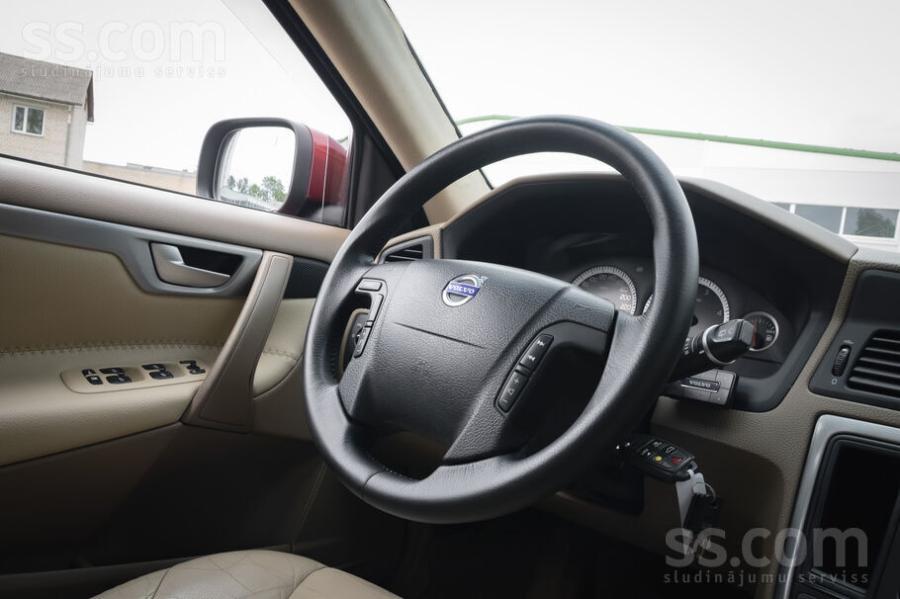 Sarkans Volvo XC70 2006 Tukums, ar dzinēja tilpumu 2.40 L un nobraukumu 397 tūkst. km par 5500 €, foto 21 vietnē AUTOMOTO.COM.LV