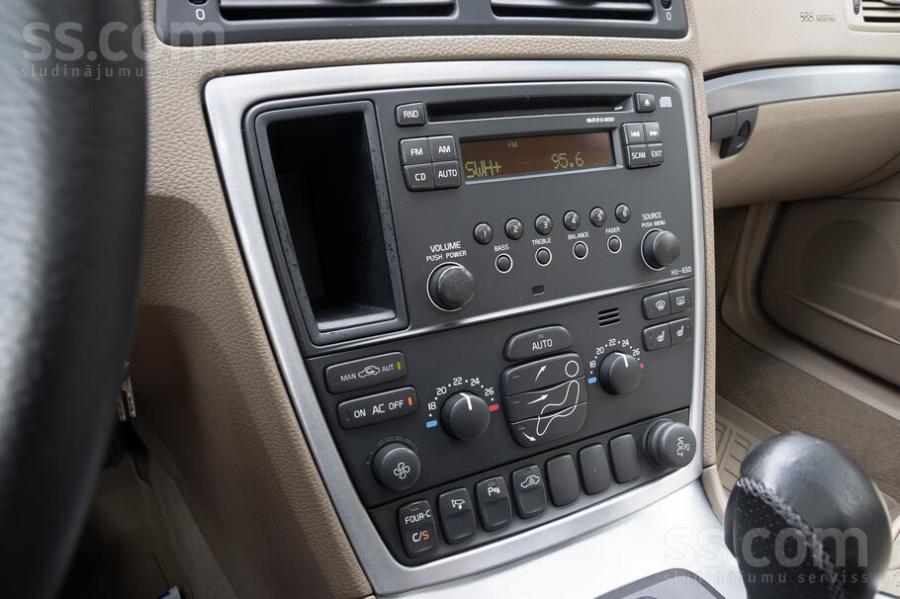 Sarkans Volvo XC70 2006 Tukums, ar dzinēja tilpumu 2.40 L un nobraukumu 397 tūkst. km par 5500 €, foto 23 vietnē AUTOMOTO.COM.LV