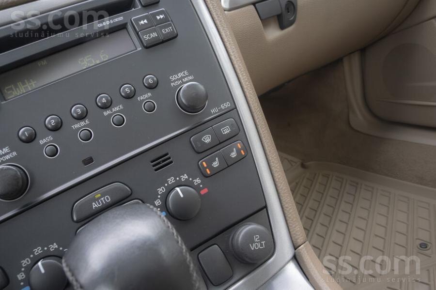 Sarkans Volvo XC70 2006 Tukums, ar dzinēja tilpumu 2.40 L un nobraukumu 397 tūkst. km par 5500 €, foto 25 vietnē AUTOMOTO.COM.LV