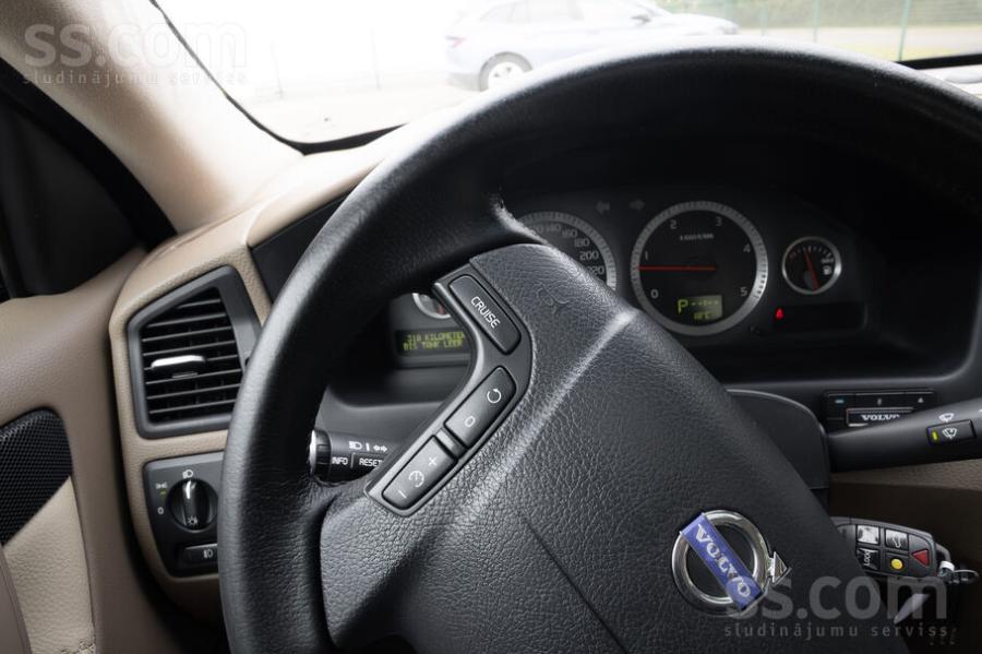 Sarkans Volvo XC70 2006 Tukums, ar dzinēja tilpumu 2.40 L un nobraukumu 397 tūkst. km par 5500 €, foto 30 vietnē AUTOMOTO.COM.LV