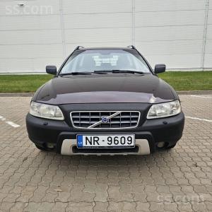 Красный Вольво ХС70 2006 в Рига, объемом двигателя 2.40 л и пробегом 0 тыс. км за 4040 €, фото 3 на AUTOMOTO.COM.LV
