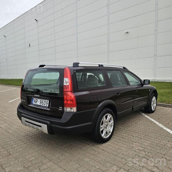 Вольво ХС70 2006 в Рига на AUTOMOTO.COM.LV Красный Вольво ХС70 2006 в Рига, объемом двигателя 2.40 л и пробегом 0 тыс. км за 4040 €, фото 5 на AUTOMOTO.COM.LV