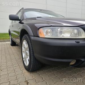 Красный Вольво ХС70 2006 в Рига, объемом двигателя 2.40 л и пробегом 0 тыс. км за 4040 €, фото 10 на AUTOMOTO.COM.LV
