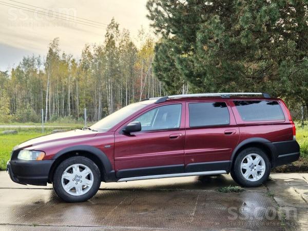 Sarkans Volvo XC70 2006 Preiļi, ar dzinēja tilpumu 2.40 L un nobraukumu 0 tūkst. km par 3050 €, foto 4 vietnē AUTOMOTO.COM.LV