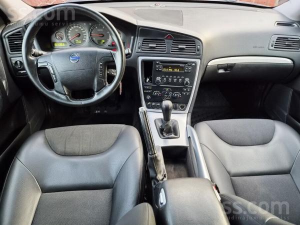 Sarkans Volvo XC70 2006 Preiļi, ar dzinēja tilpumu 2.40 L un nobraukumu 0 tūkst. km par 3050 €, foto 10 vietnē AUTOMOTO.COM.LV